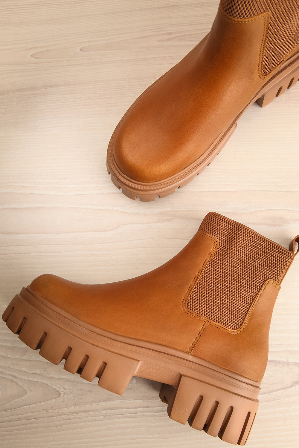 Agora Caramel Cleated Chelsea Boots | La petite garçonne