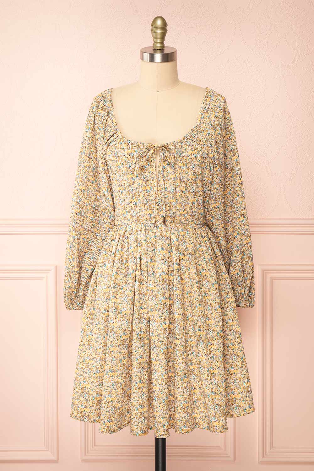 Jyna Short Floral Pleated Dress with Open Back | Boutique 1861