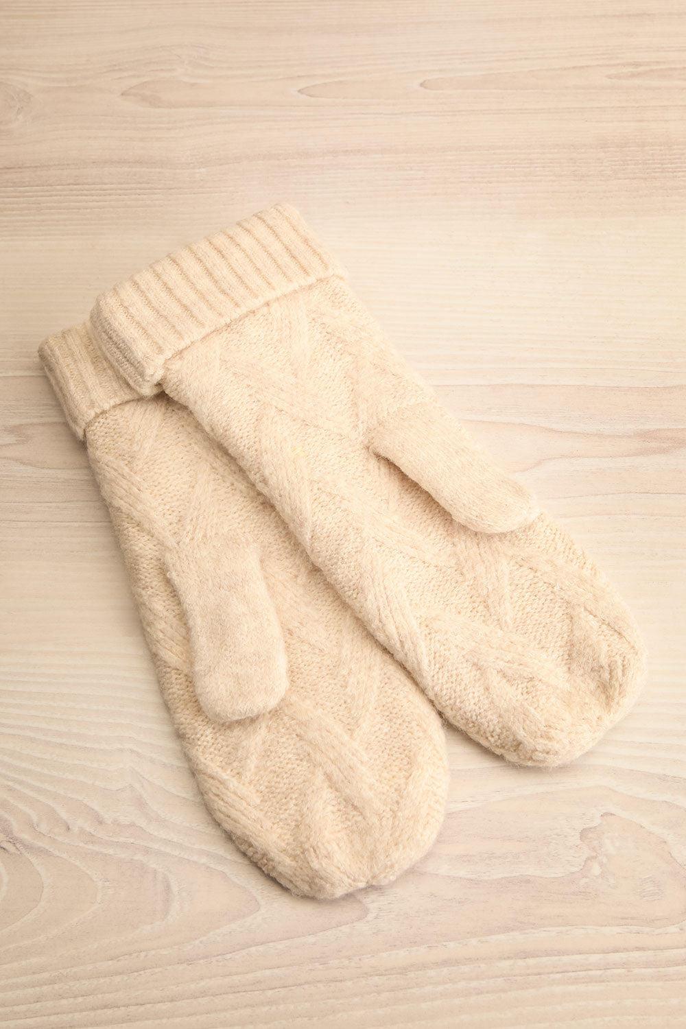 Novgorod Ivory Knit Mittens | La petite garçonne